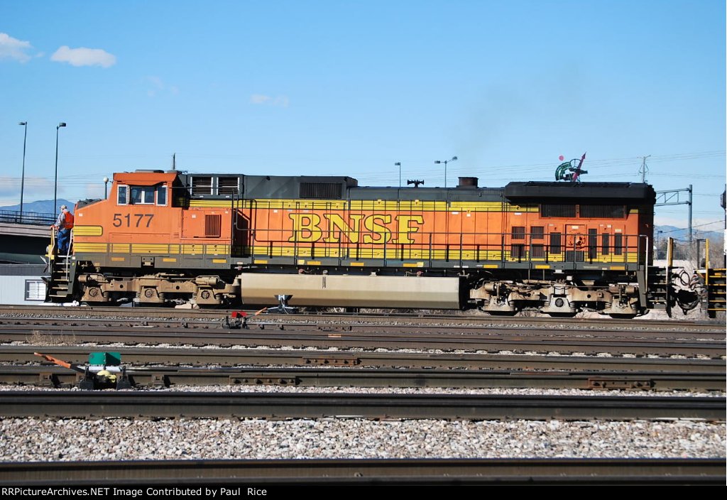 BNSF 5177